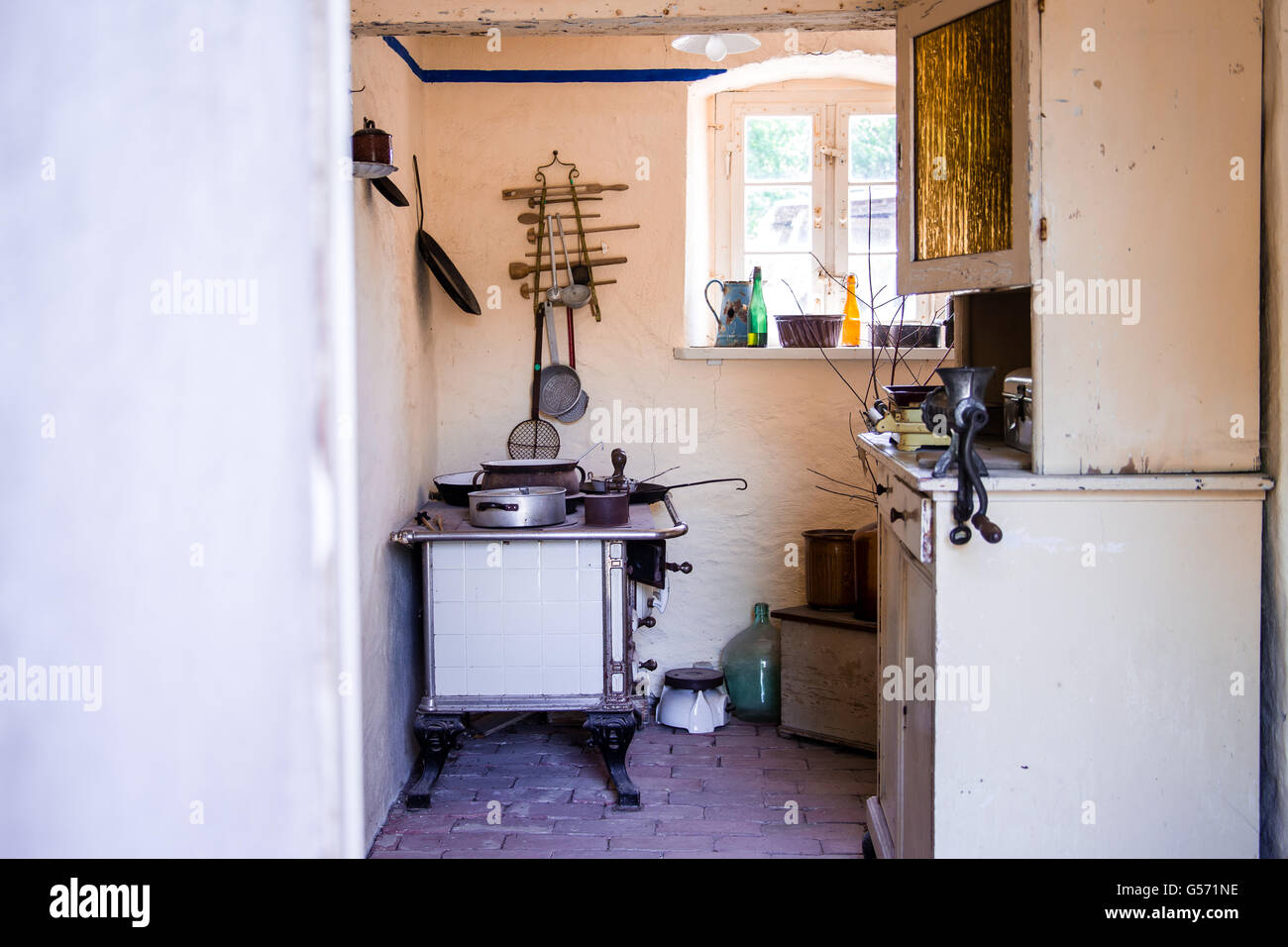 Old village kitchen hi-res stock photography and images - Alamy