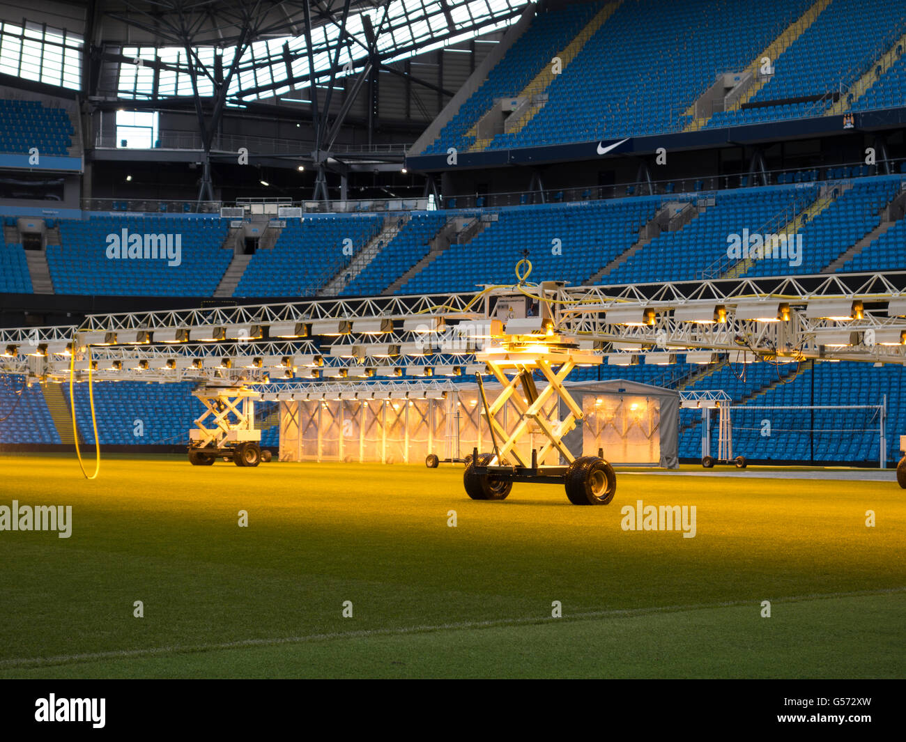 Football stadium lights pitch hi-res stock photography and images - Alamy