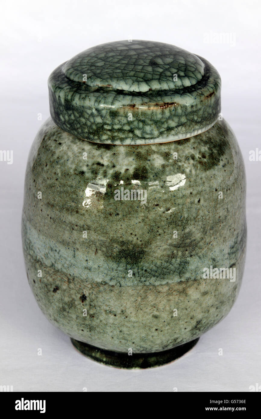 Ginger jar hi-res stock photography and images - Alamy