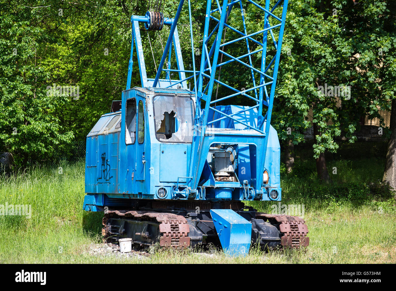 Old vintage crane hi-res stock photography and images - Alamy
