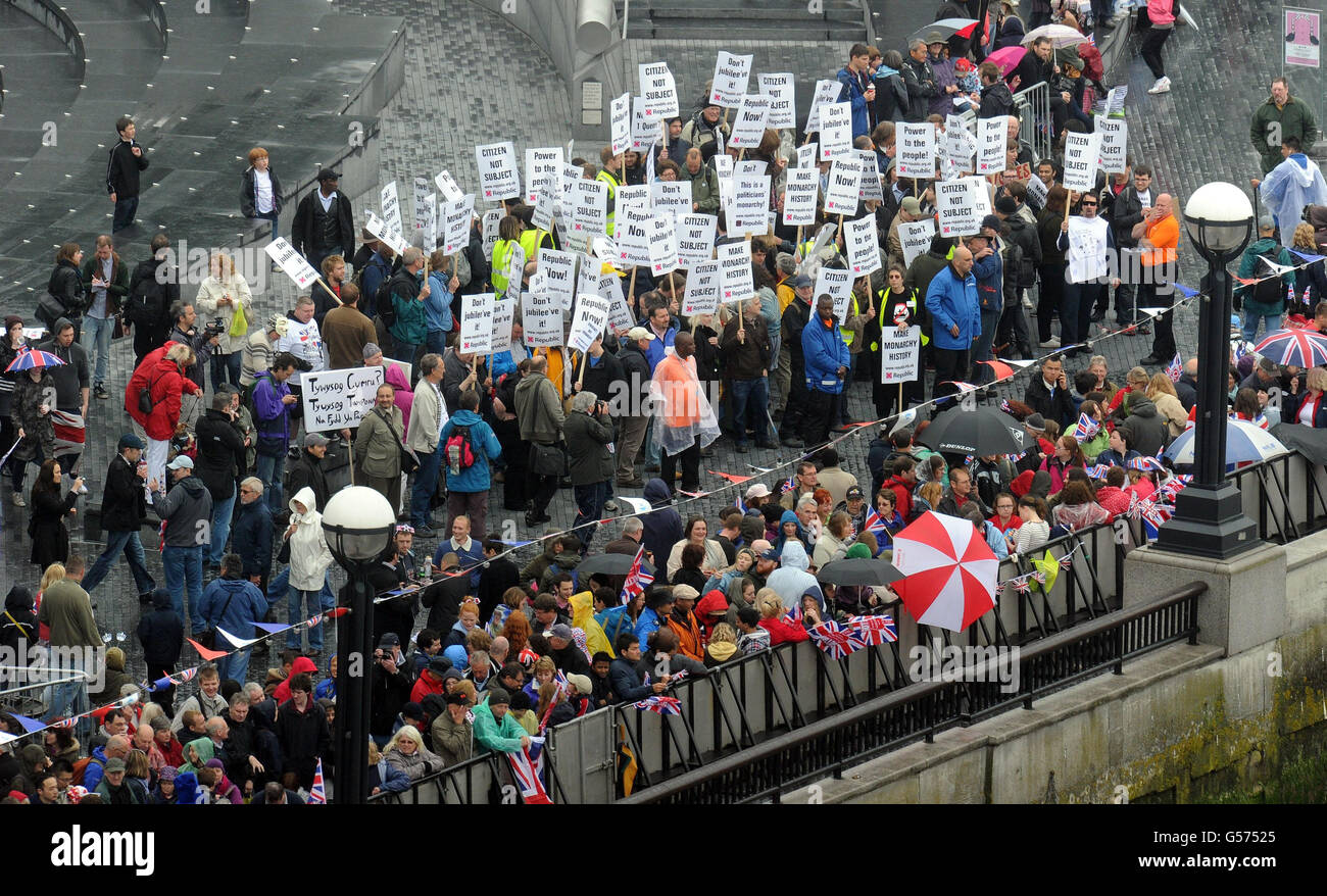 Members of Republic demonstrate near Tower Bridge, in central London ...