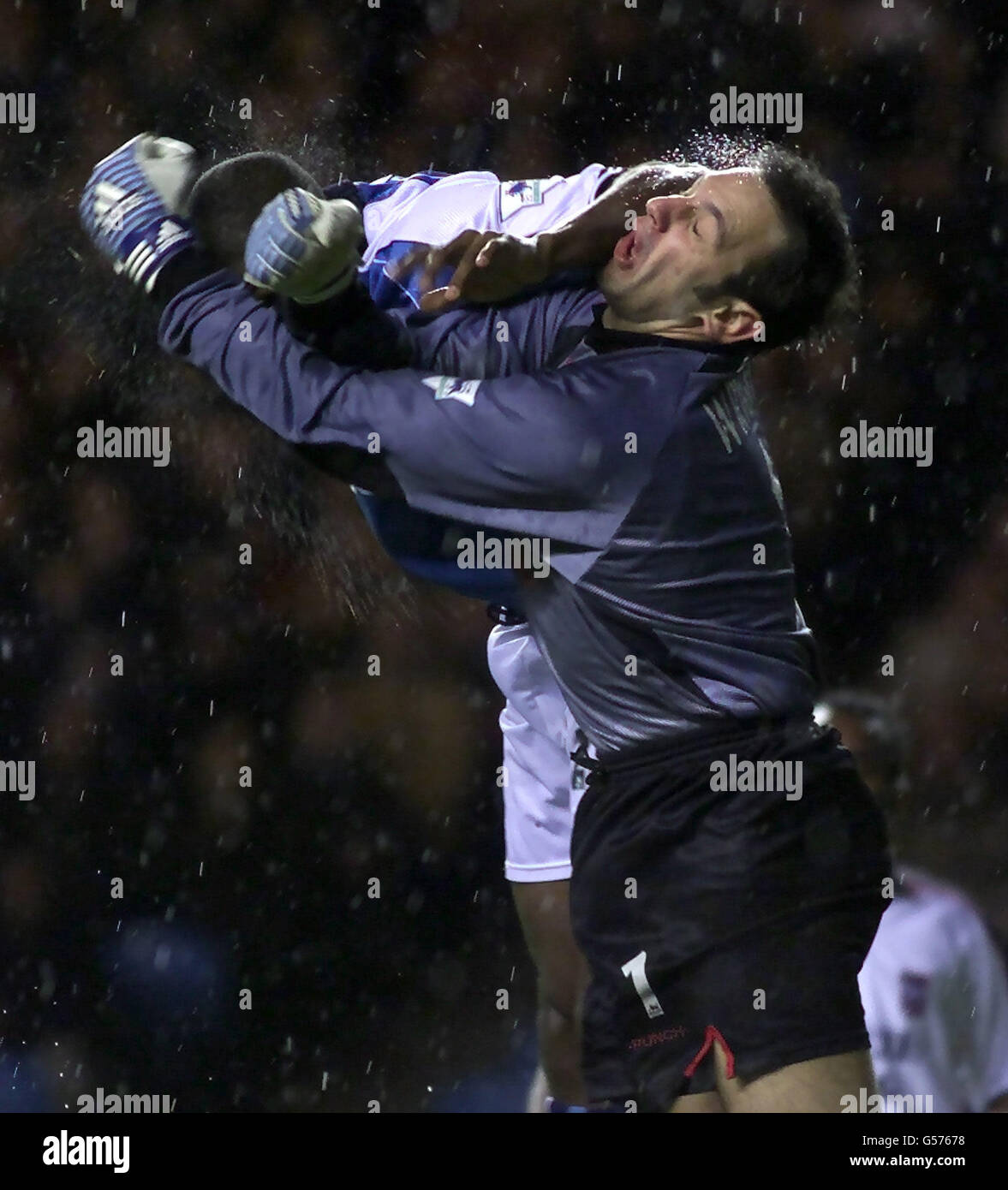 Ipswich Town goalkeeper Richard Wright clashes with Manchester City ...