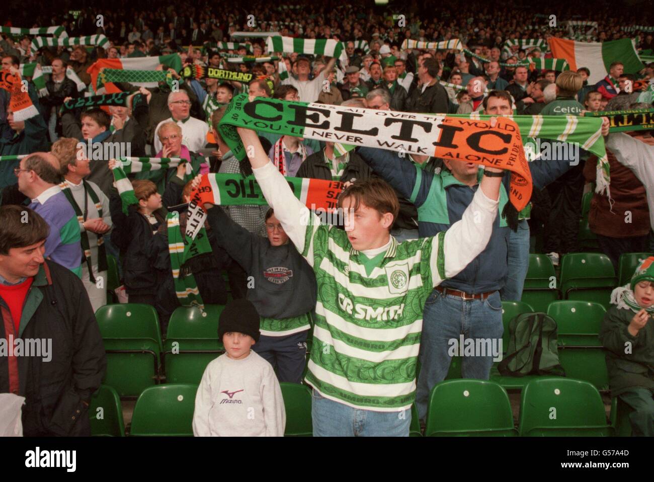 English Scottish Fans High Resolution Stock Photography and Images - Alamy