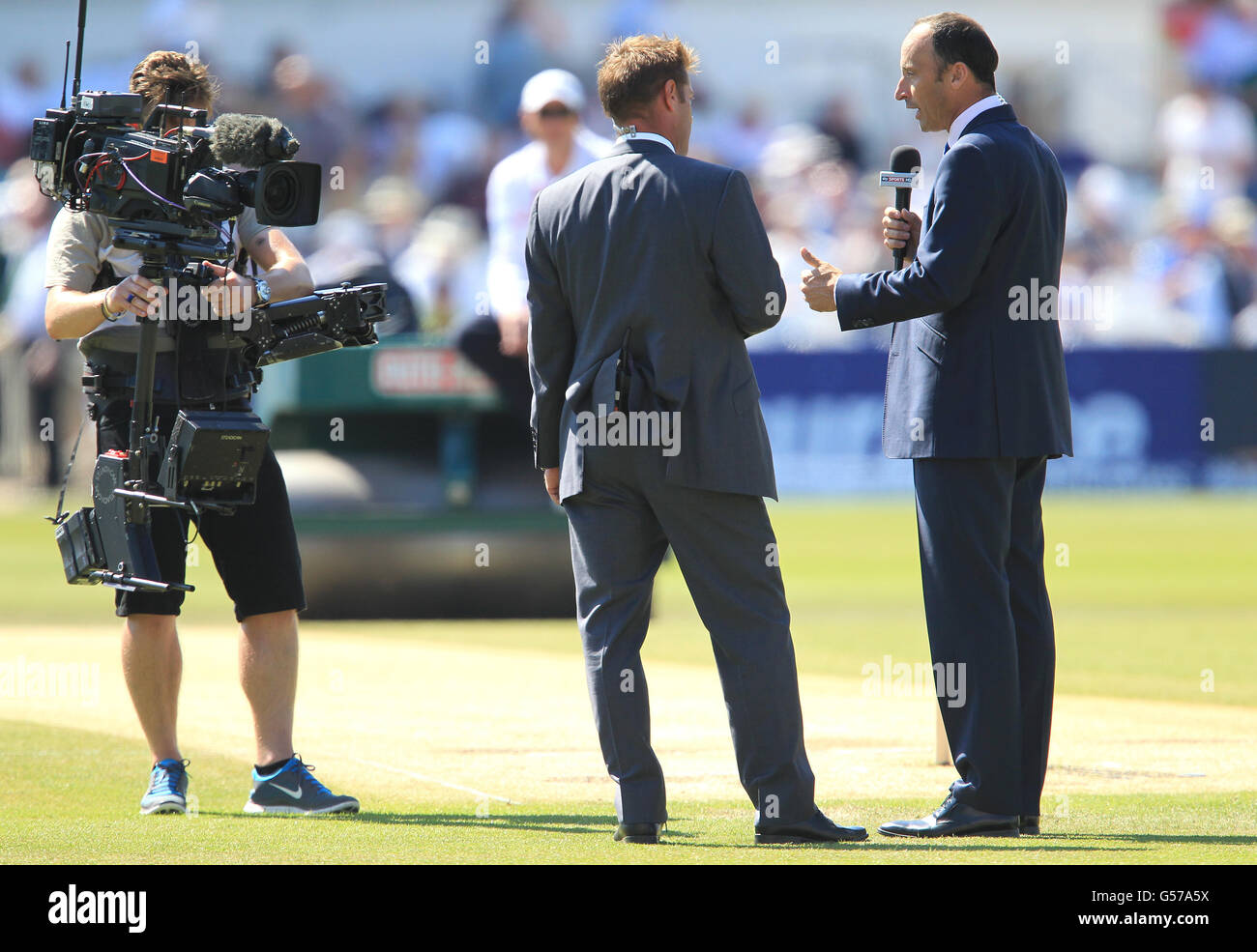 Ex england rugby captain hi-res stock photography and images - Alamy