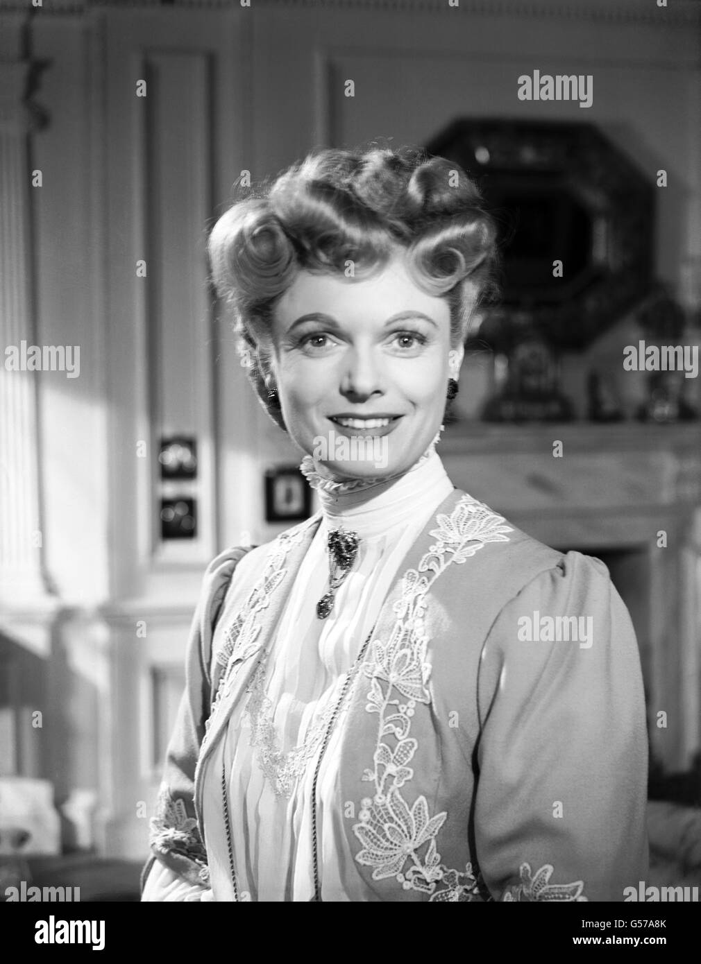 British actress anna neagle hi-res stock photography and images - Alamy