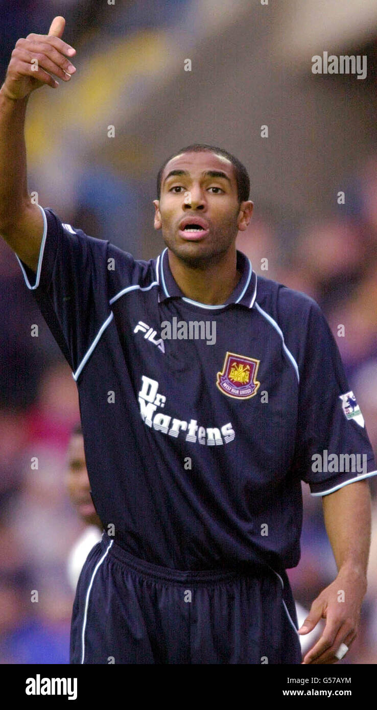 Sport football action arm raised gesturing frederic kanoute hi-res ...