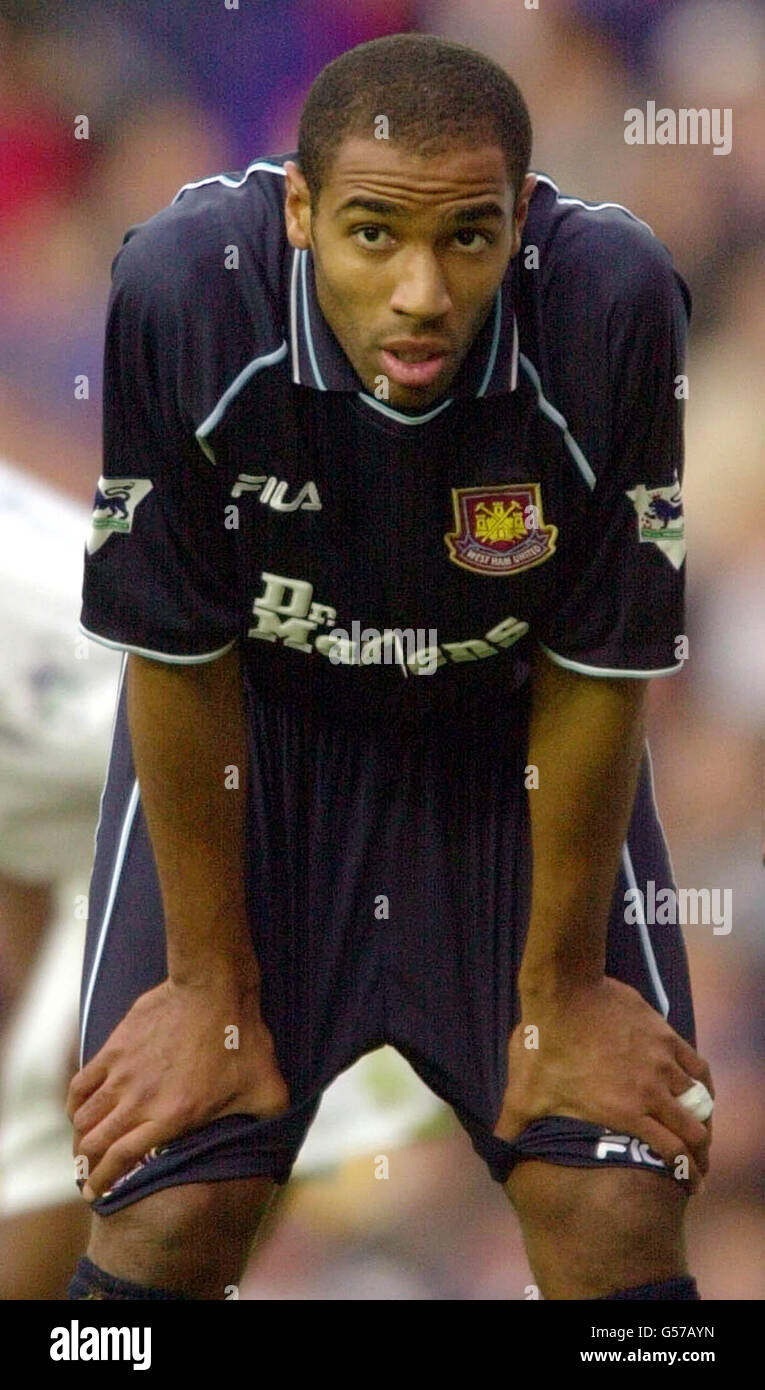 Sport football action hands on knees frederic kanoute hi-res stock ...