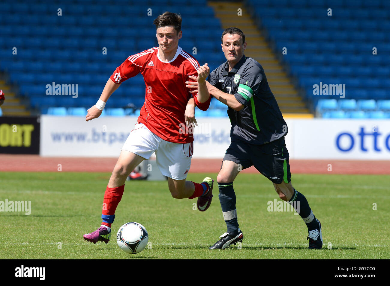 Great Britain's George Fletcher (l) takes on Republic of Ireland's Gary ...