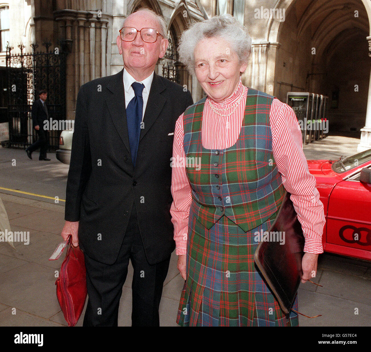 Lord & Lady Aldington High Court Stock Photo - Alamy