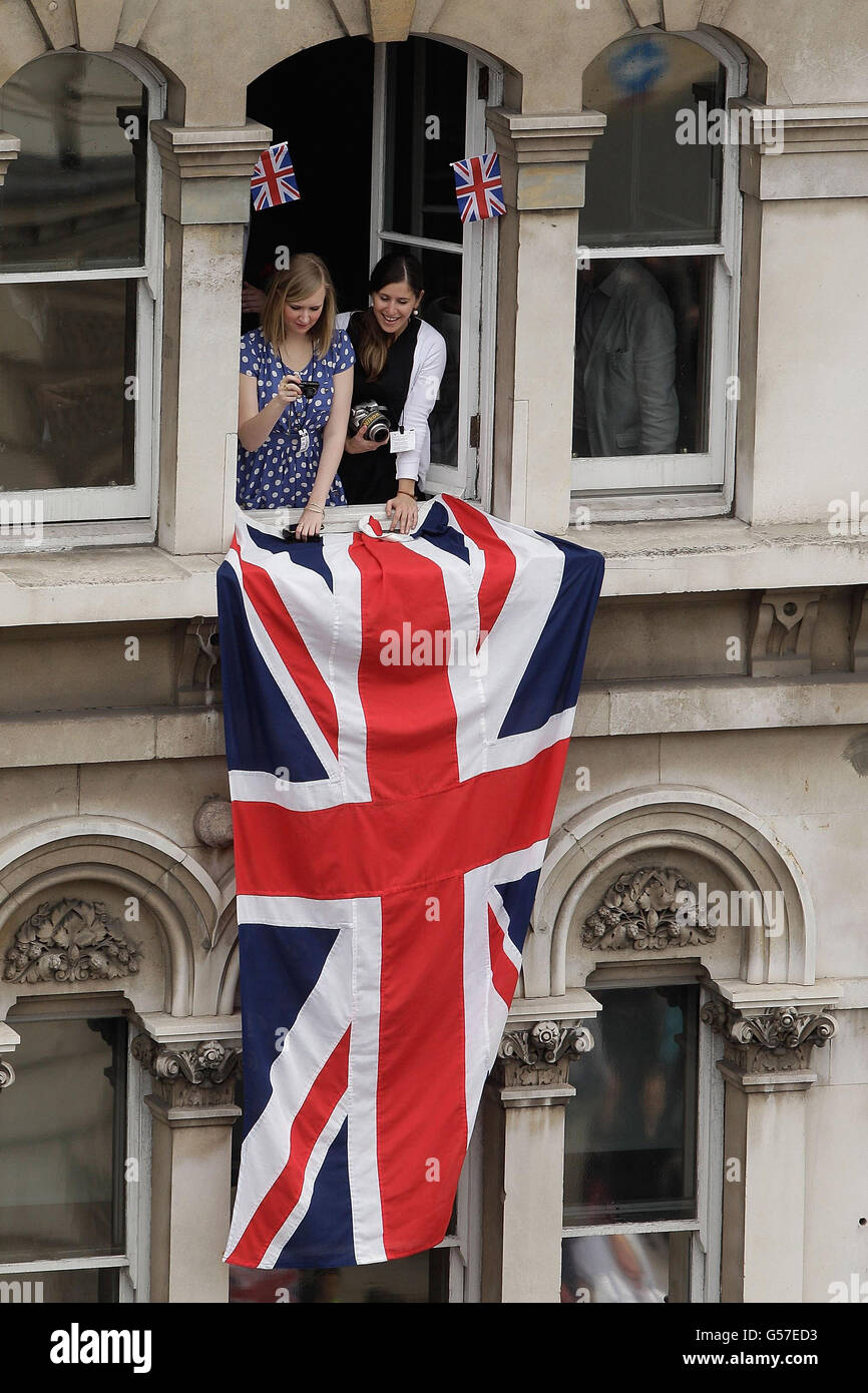 Royal motorcade hi-res stock photography and images - Alamy