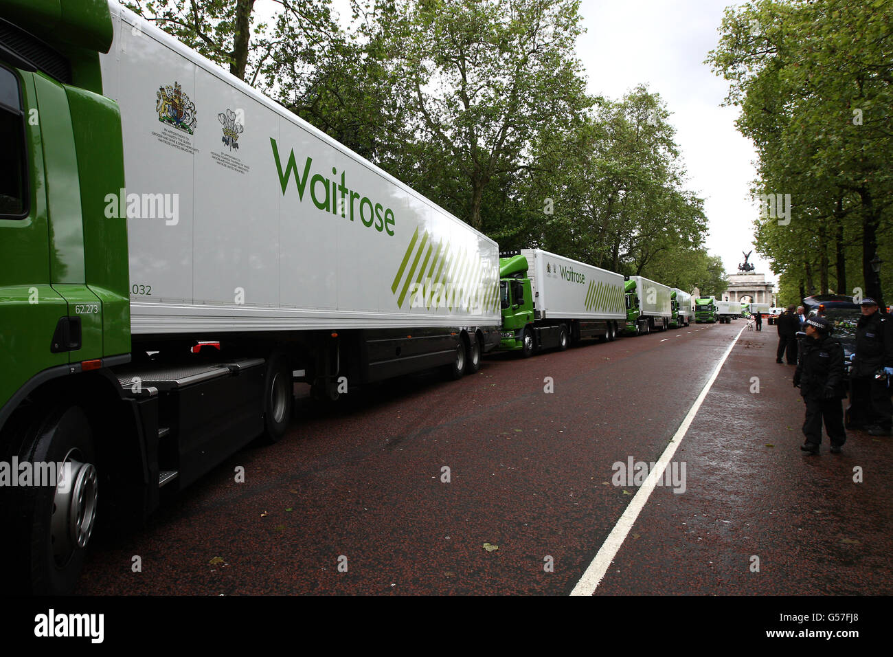 A convoy of Waitrose lorries containing the 10,000 picnics for today's ...