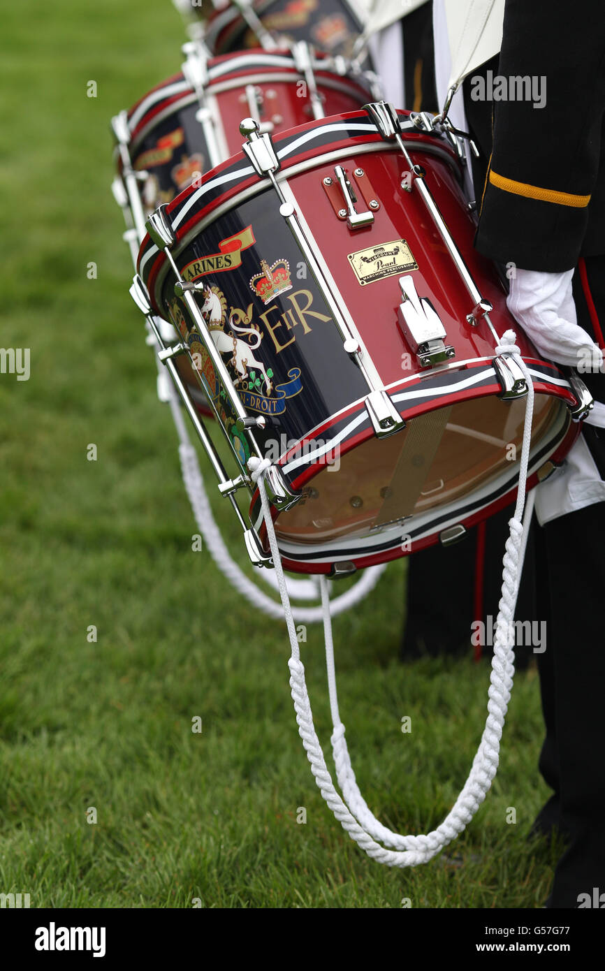 Races horse racing derby detail drum drums hi-res stock photography and ...