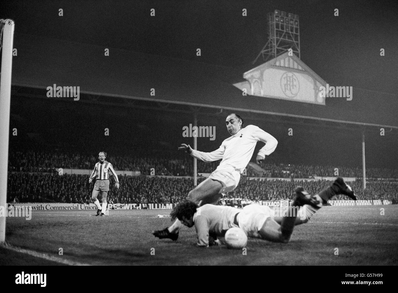 Alan Gilzean Of Spurs High Resolution Stock Photography and Images - Alamy