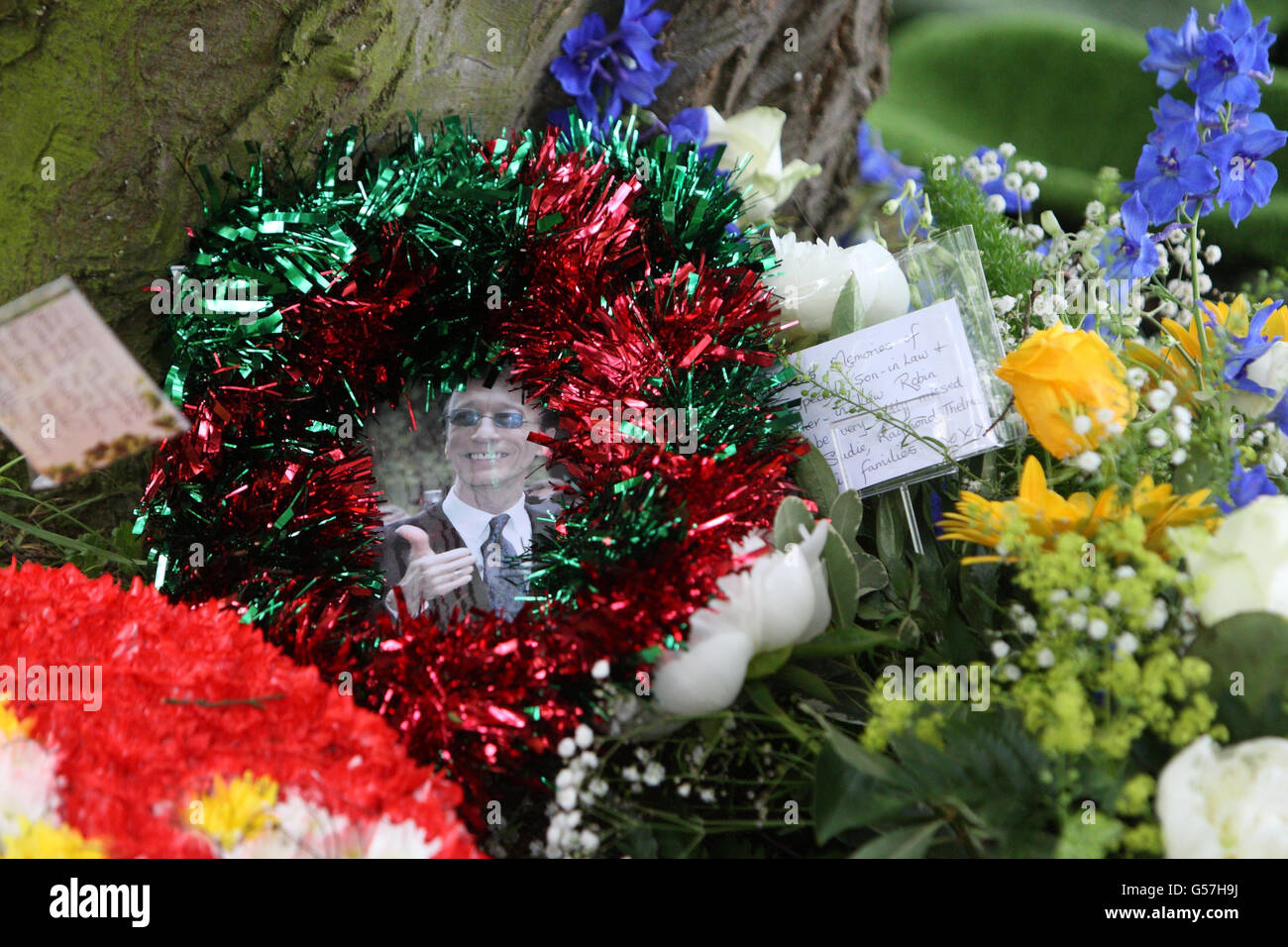 Robin Gibb funeral Stock Photo - Alamy