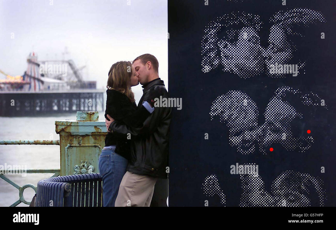 Young lovers Victoria Wells (20) and Jess Scott (21) from London stop ...