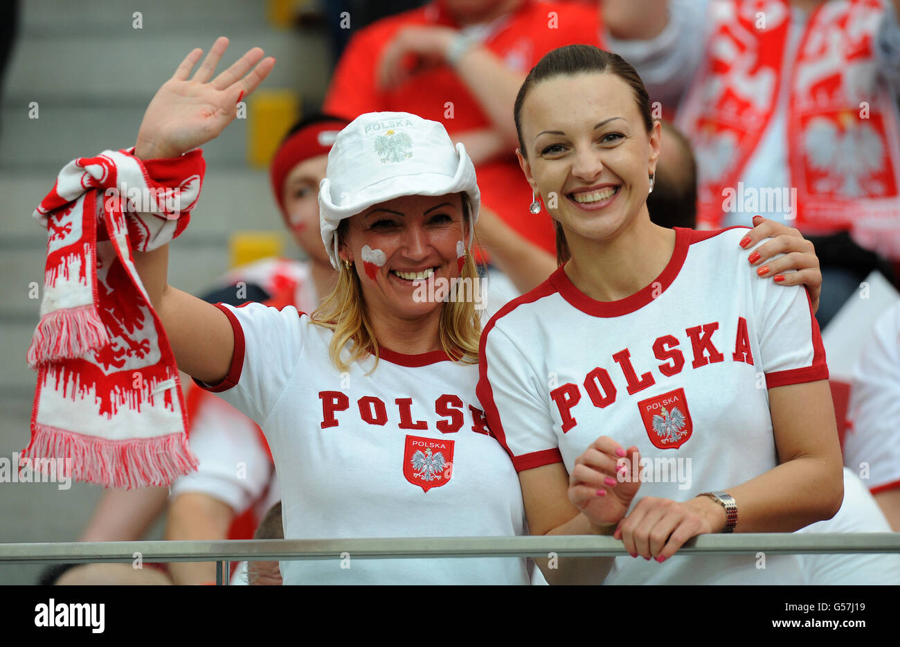 Football fans crowd group hi-res stock photography and images - Alamy