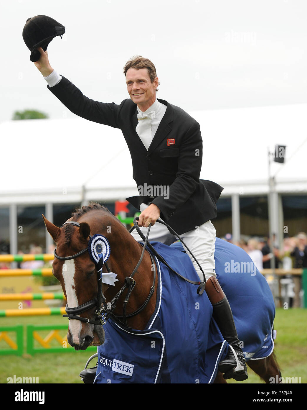 William Fox-Pitt and Chilli Morning celebrate being overall winners ...