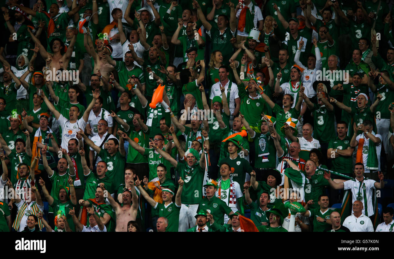 Republic ireland croatia fans hi-res stock photography and images - Alamy
