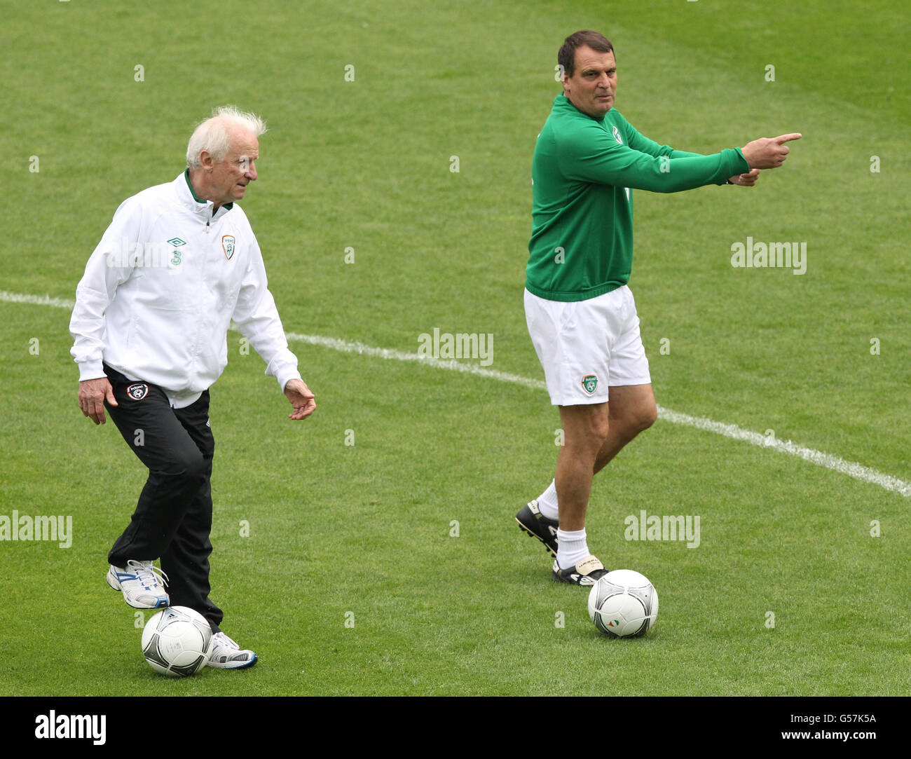 Republic of Ireland manager Gionavanni Trappatoni and assiatant manager ...