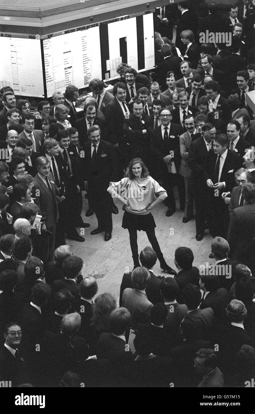 Debbie moore pineapple studio hi-res stock photography and images - Alamy