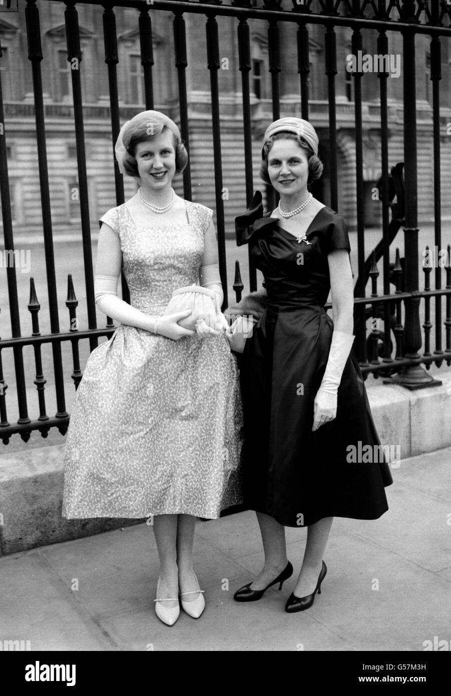 DEBUTANTE : 1958 Stock Photo - Alamy