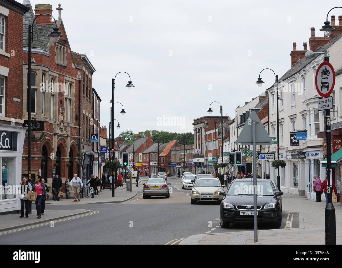 A general view of the main street in Selby, North Yorkshire Stock Photo ...