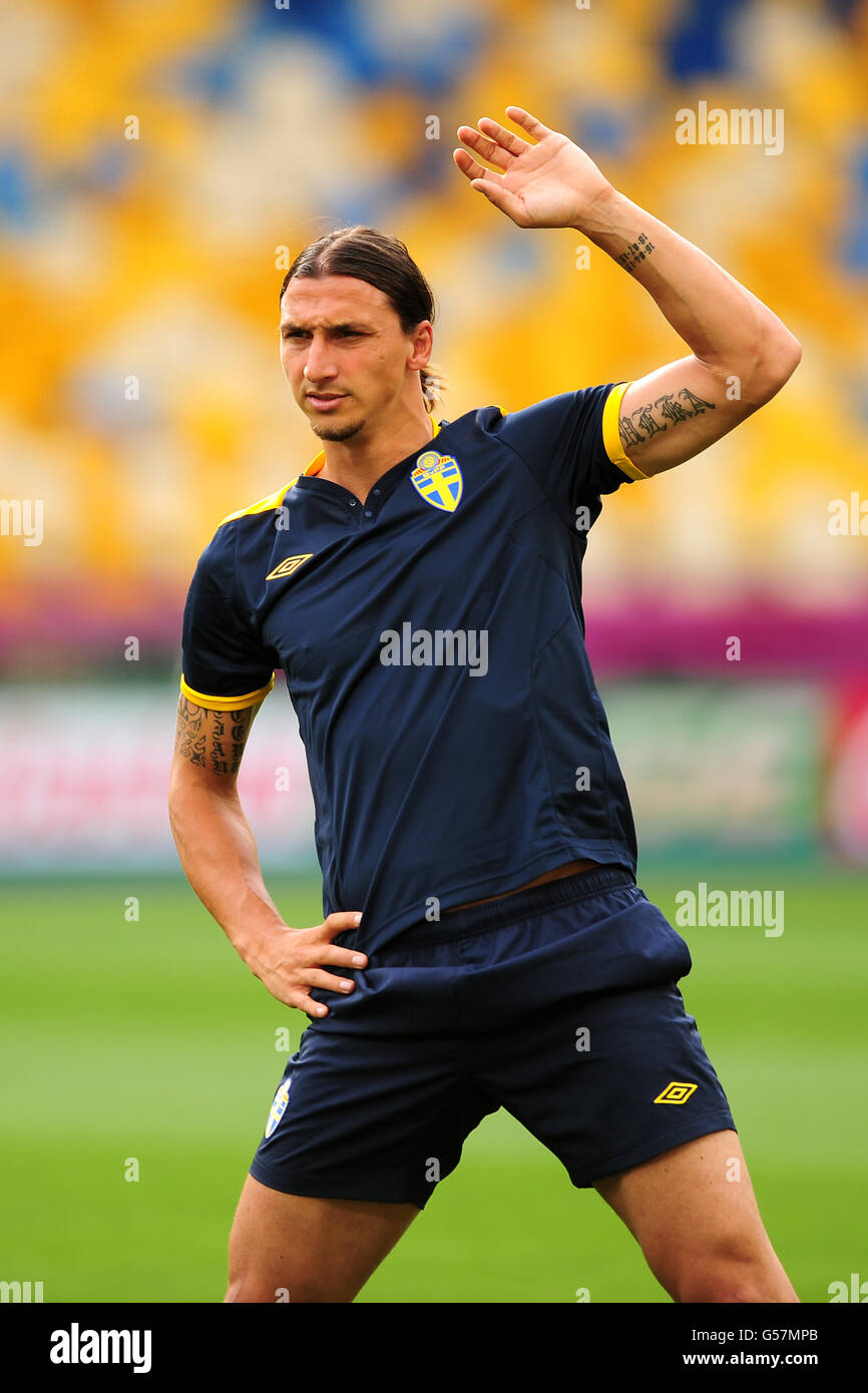 Soccer uefa euro 2012 group d sweden training olympic stadium hi-res ...