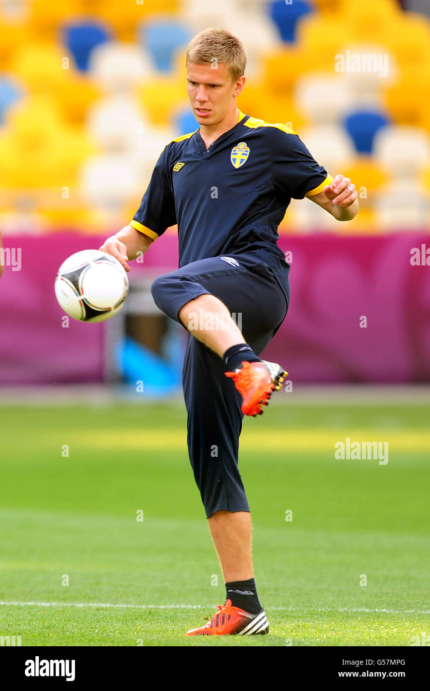 Soccer uefa euro 2012 group d sweden training olympic stadium hi-res ...