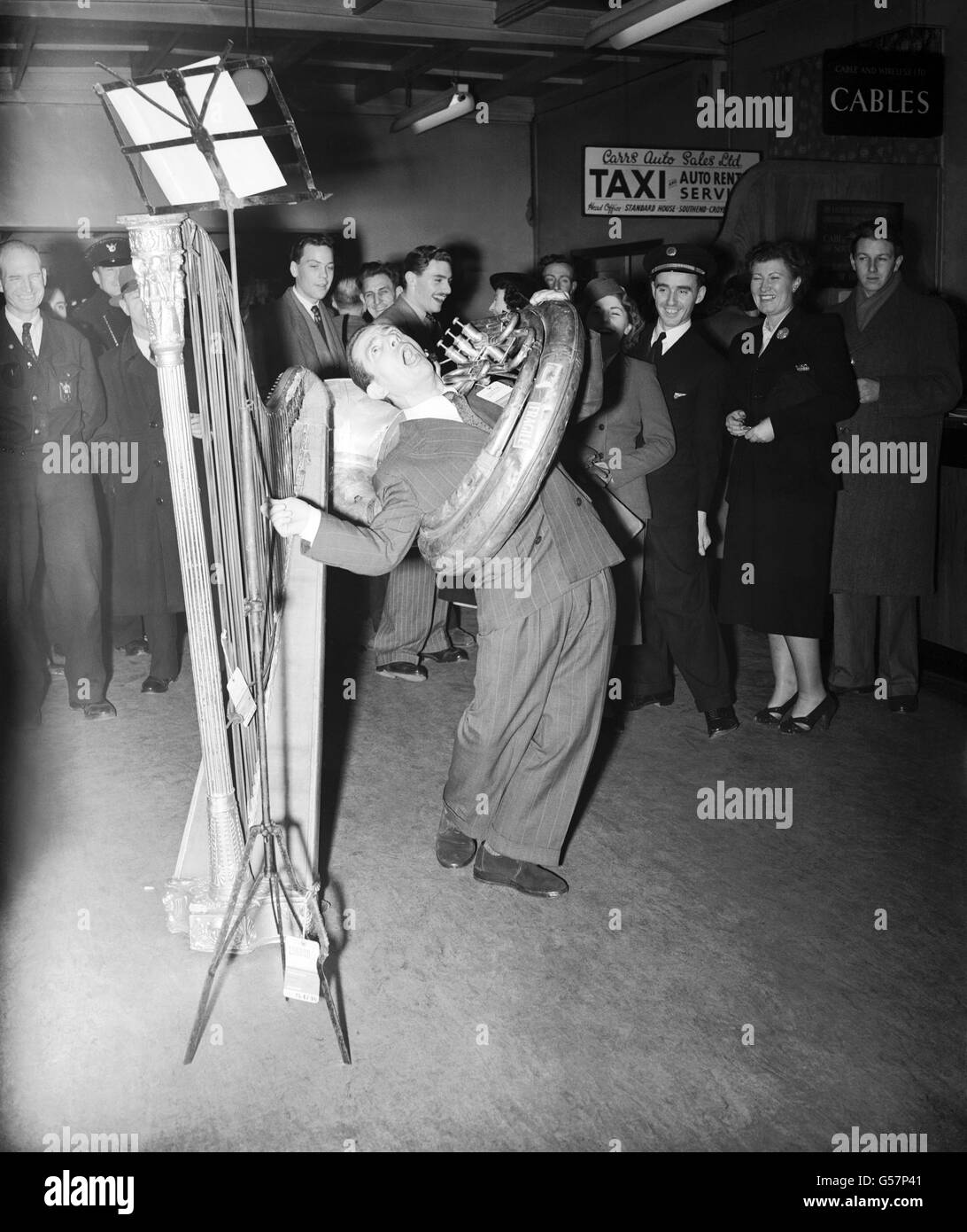 Entertainment norman wisdom heathrow airport hi-res stock photography ...