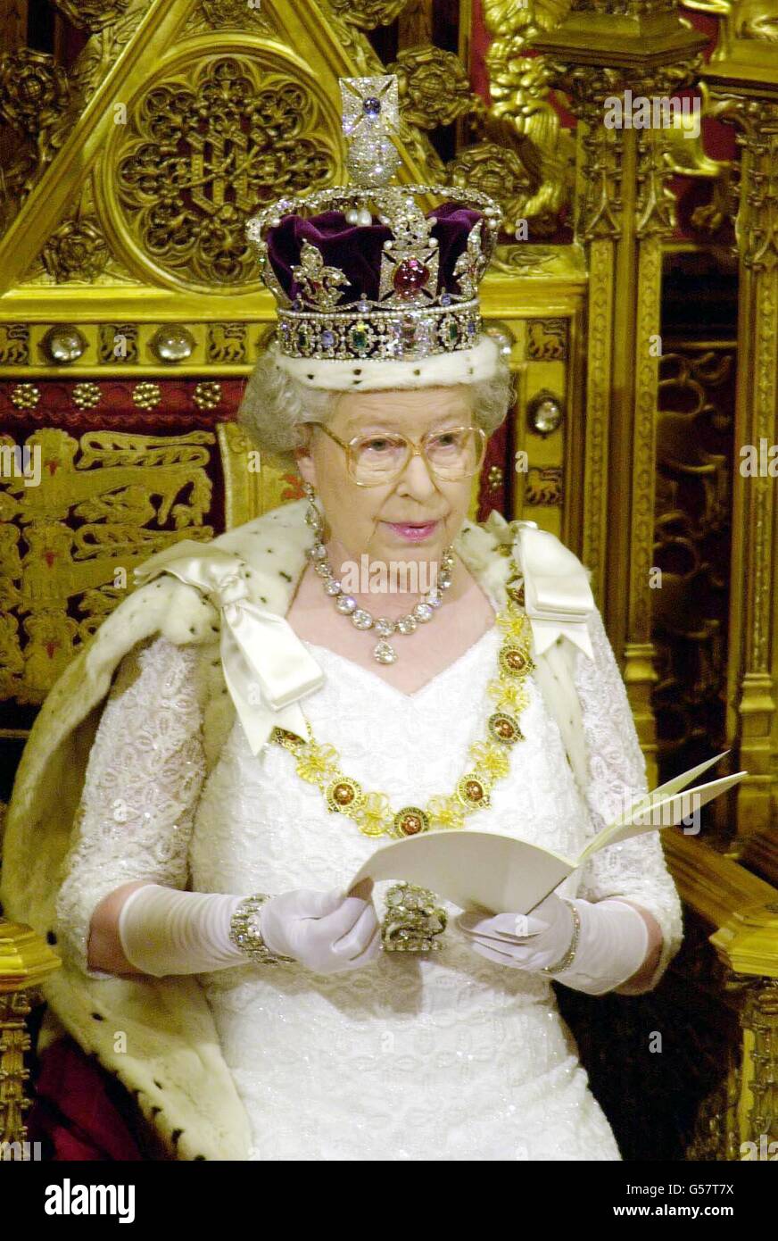 Queen elizabeth ii reading queens speech hi-res stock photography and ...