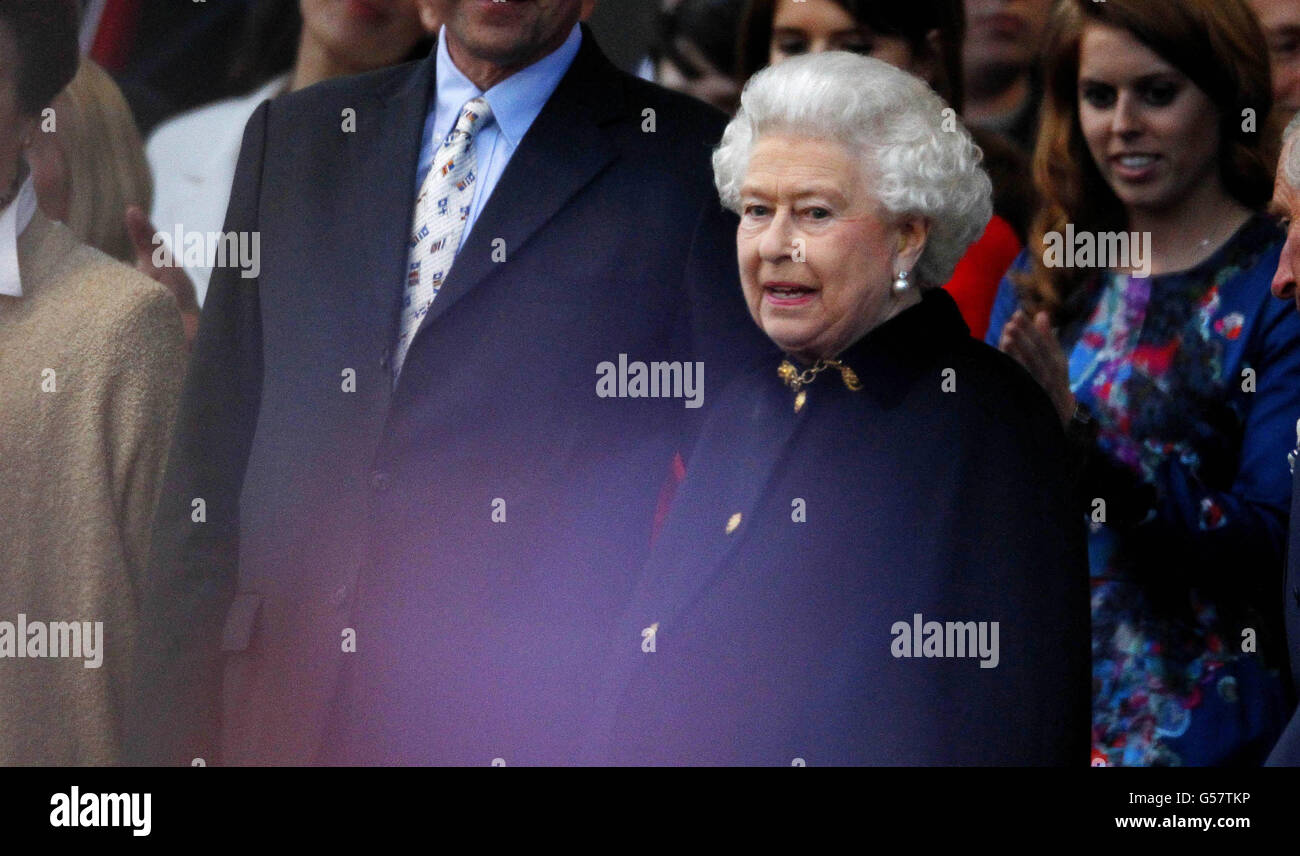 Queen Elizabeth II attends The Diamond Jubilee Concert outside ...