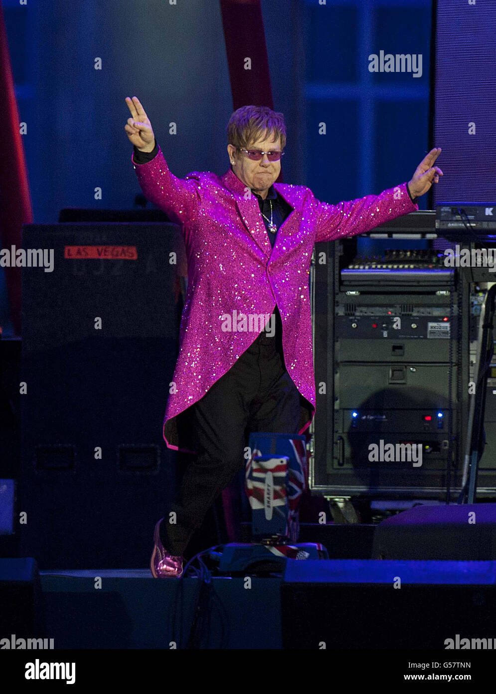 Elton John on stage outside Buckingham Palace during the Diamond ...