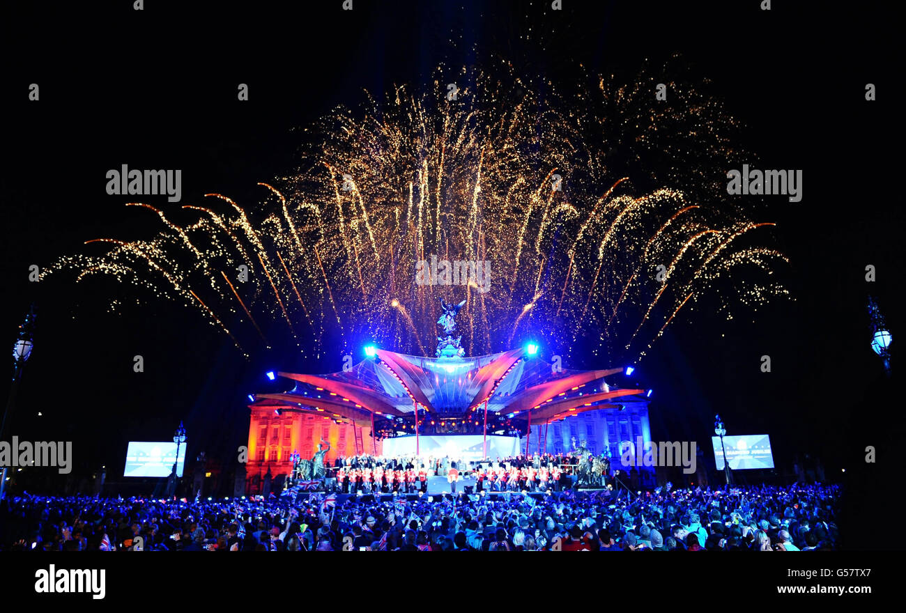 Diamond Jubilee celebrations - Concert Stock Photo - Alamy