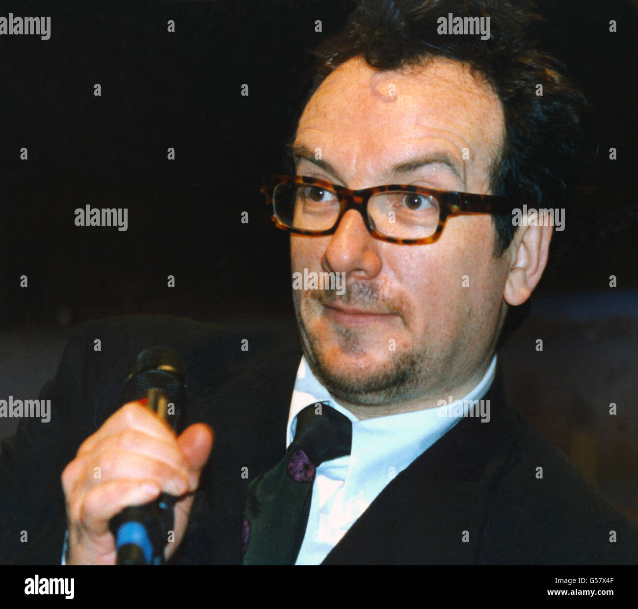 ELVIS COSTELLO artist England Stock Photo - Alamy