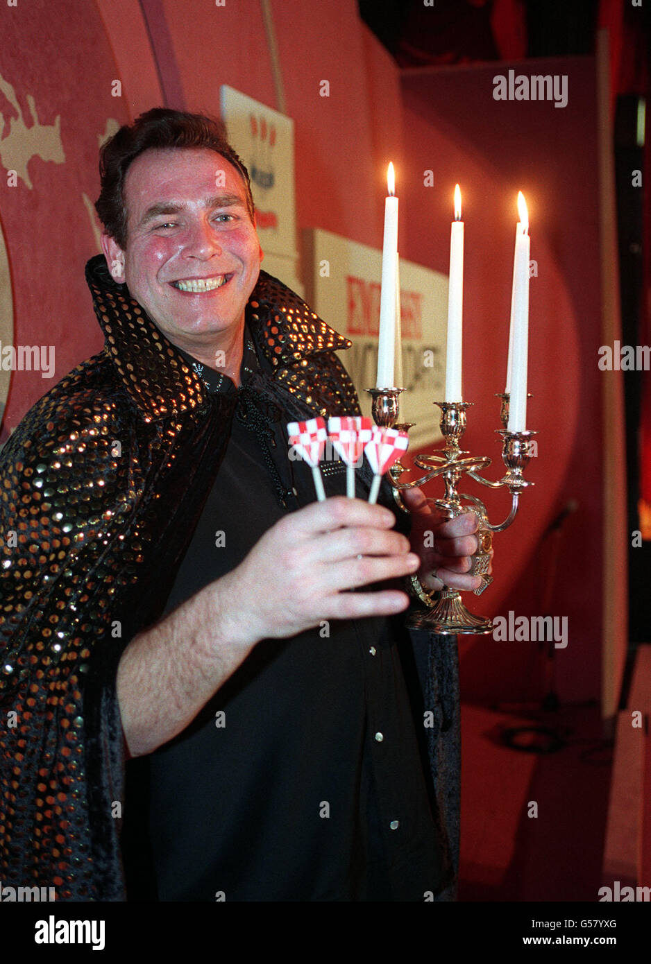 Bobby George Embassy World Darts Stock Photo - Alamy