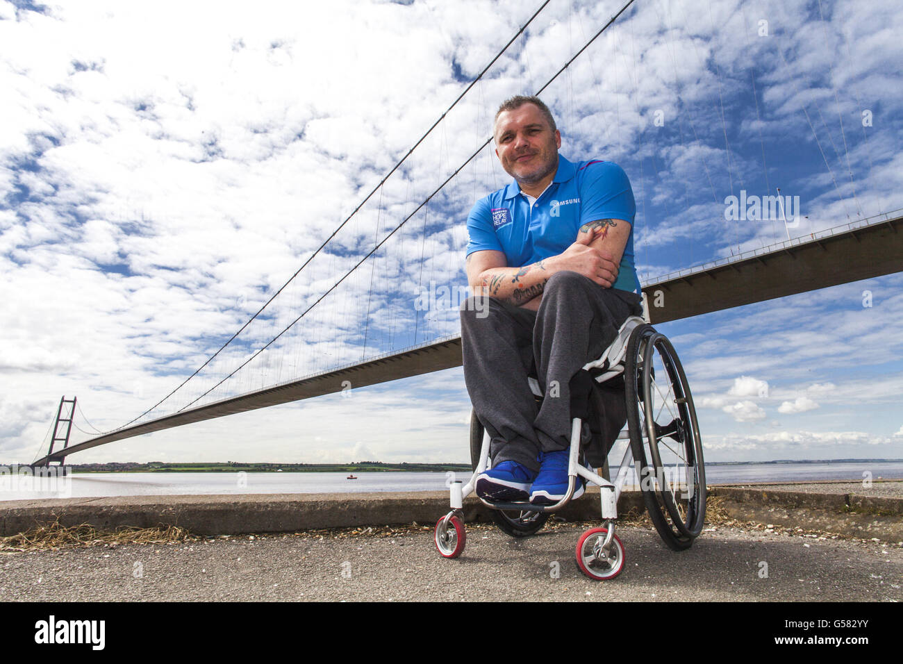 Helps launch samsung hope relay by humber bridge in hull hi-res stock ...