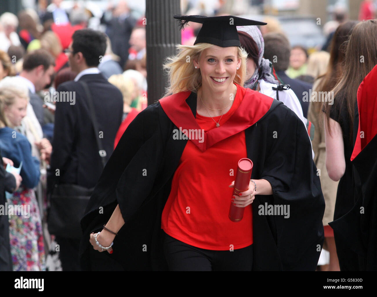 Olympic Games hopeful Lynsey Sharp after her law degree graduation ...