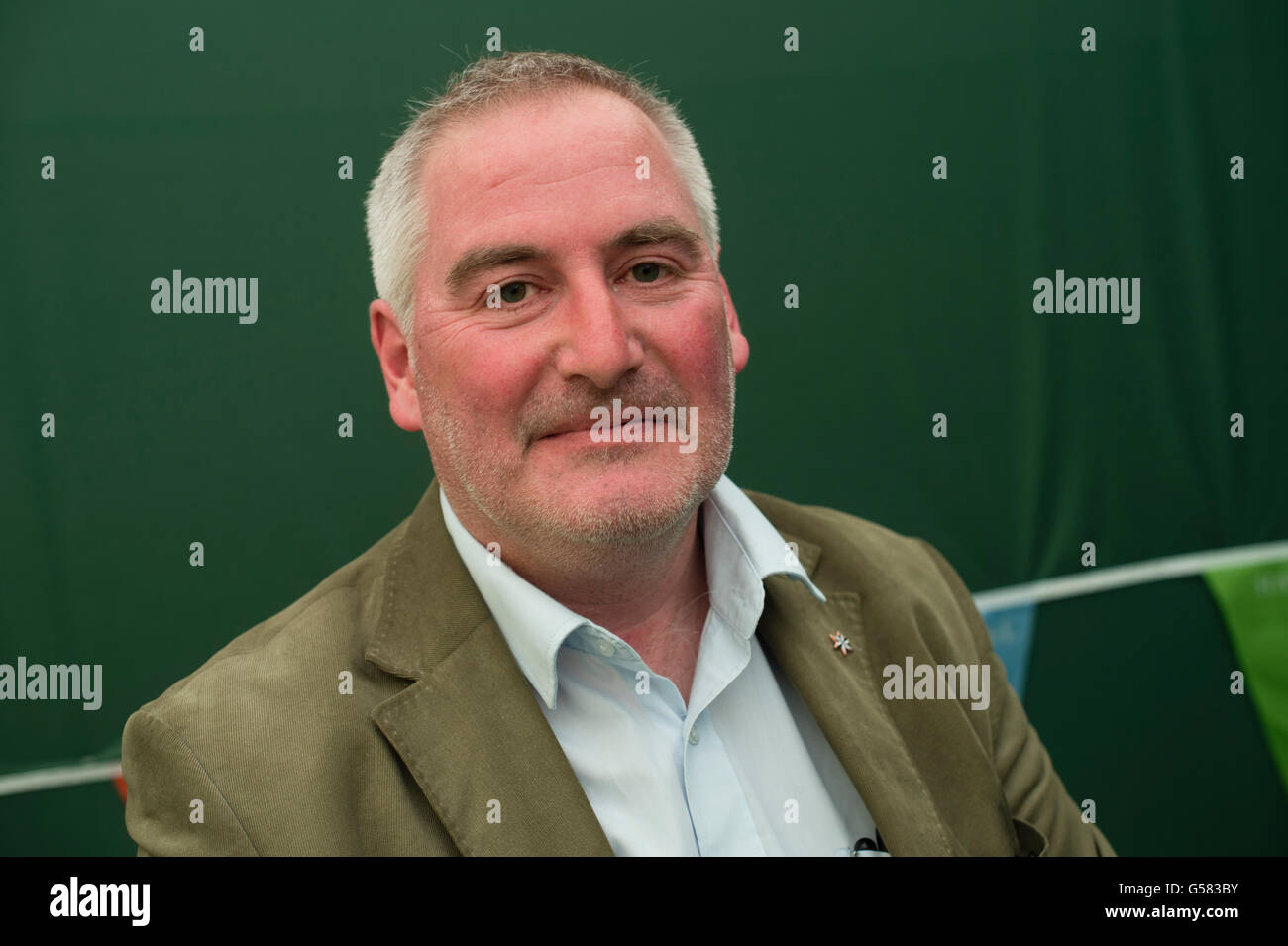 Elizabeth Riddell's Instagram, Twitter & Facebook on IDCrawl