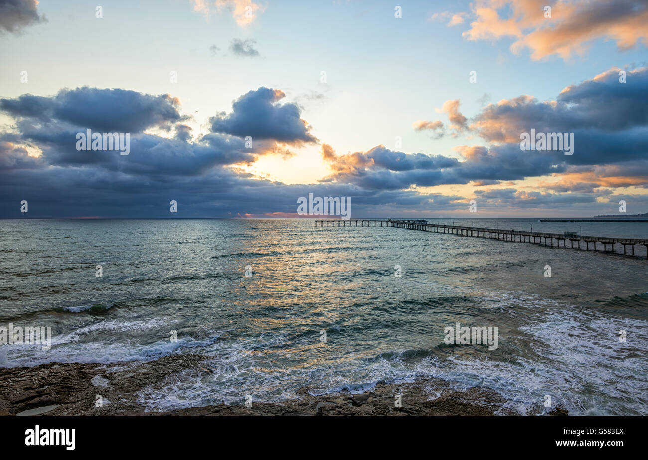 Looking down at the ocean hi-res stock photography and images - Alamy