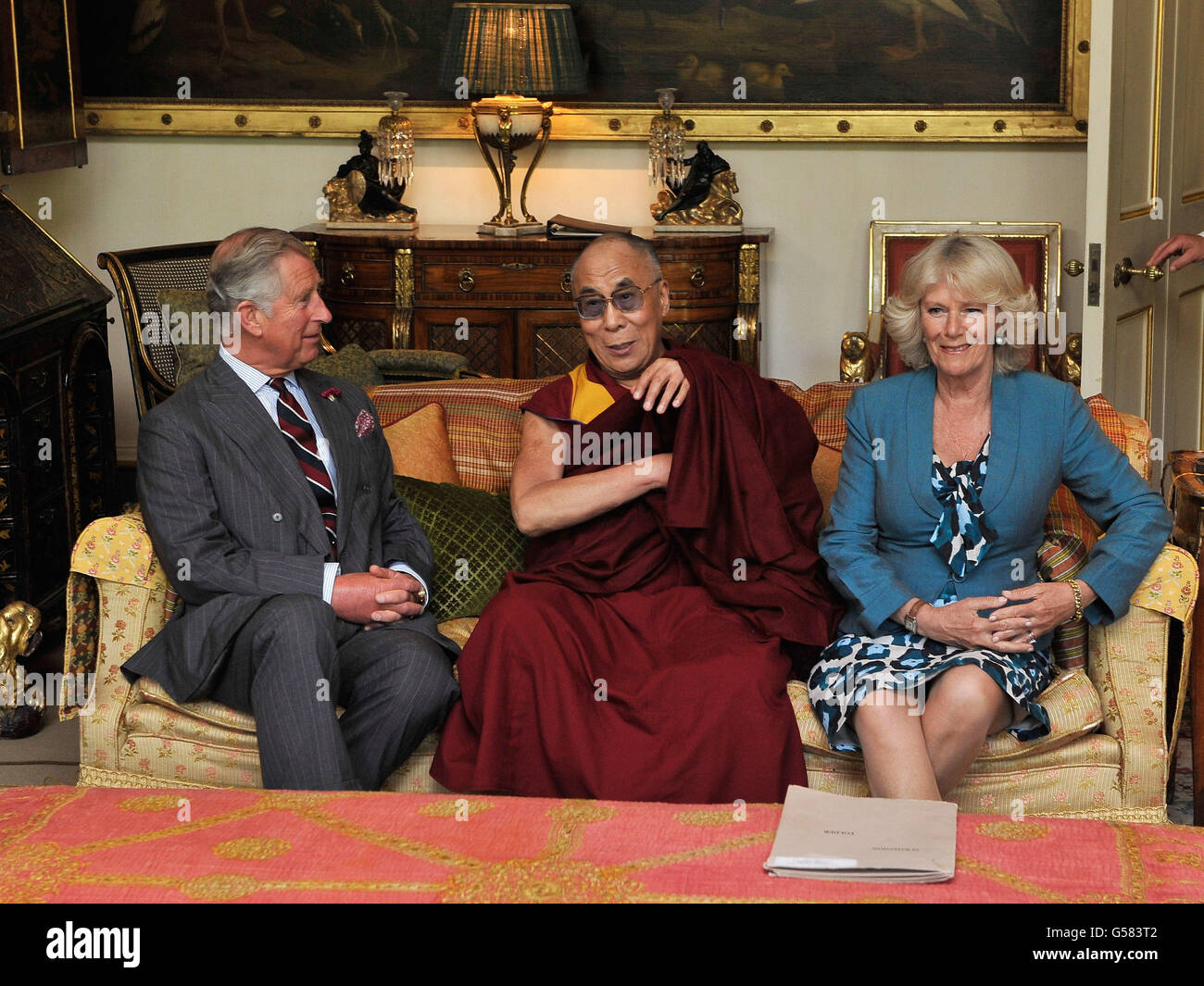 Dalai lama prince charles hi-res stock photography and images - Alamy