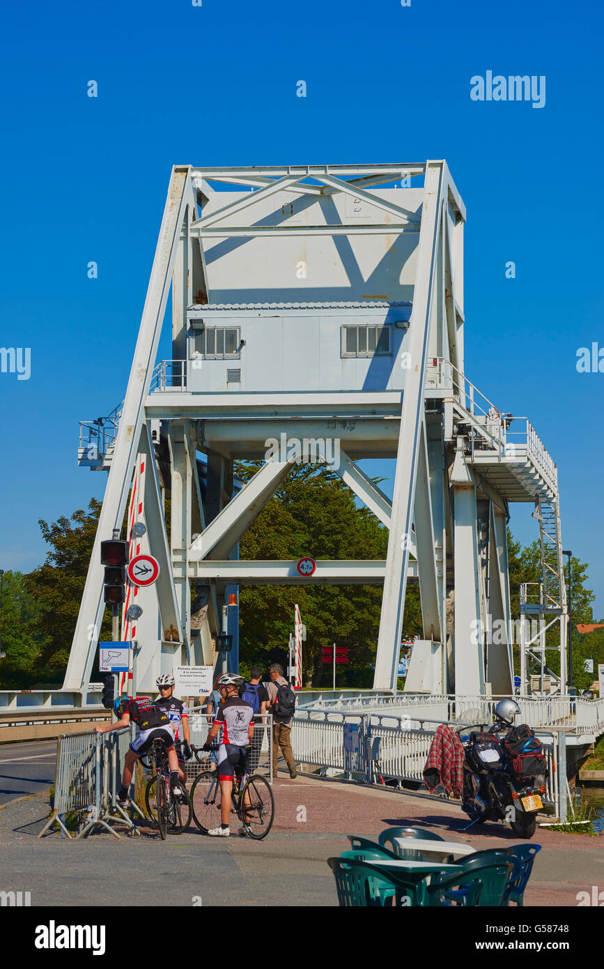 Pegasus Bridge, Second World War, Caen Canal, Bénouville, D-DAY Landing ...