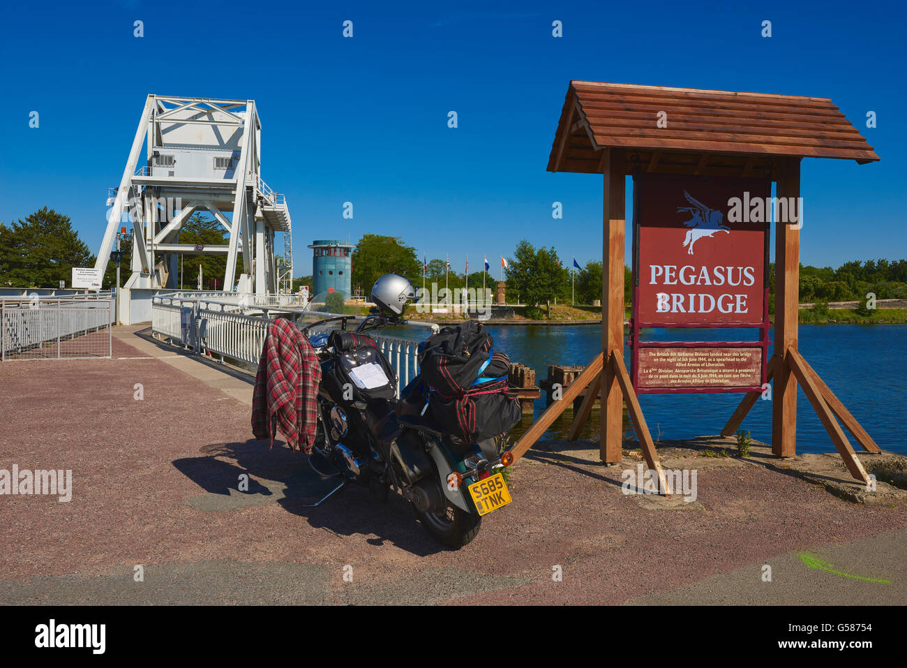 Pegasus Bridge, Second World War, Caen Canal, Bénouville, D-DAY Landing ...