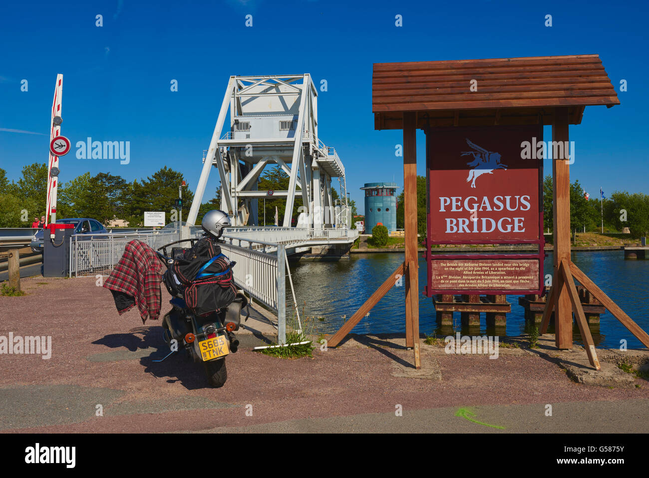 Pegasus Bridge, Second World War, Caen Canal, Bénouville, D-DAY Landing ...