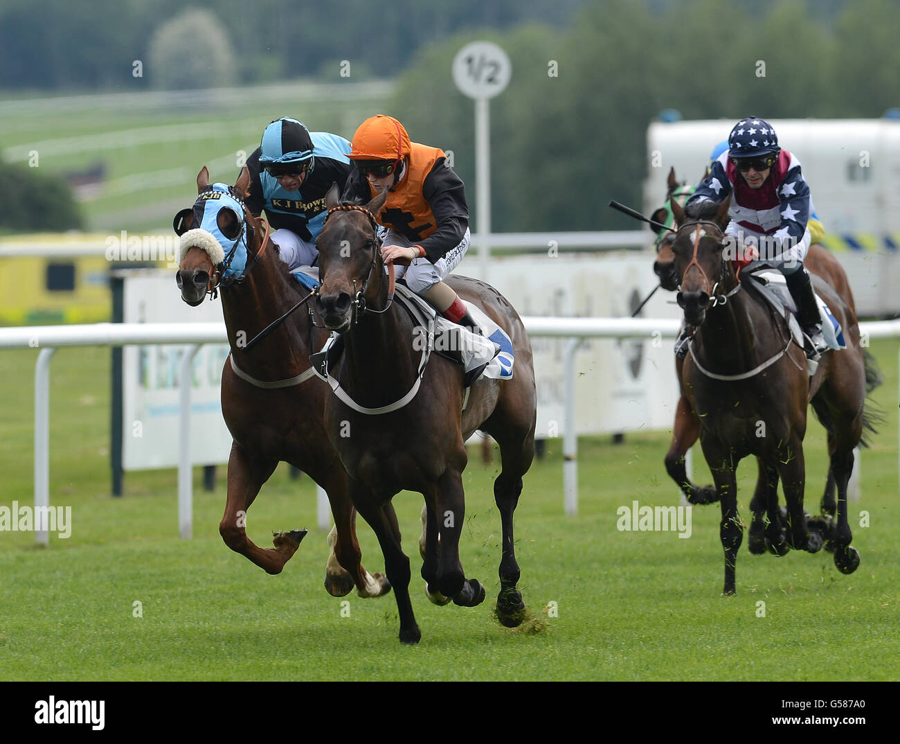 Horse Racing - Leicester Racecourse Stock Photo - Alamy