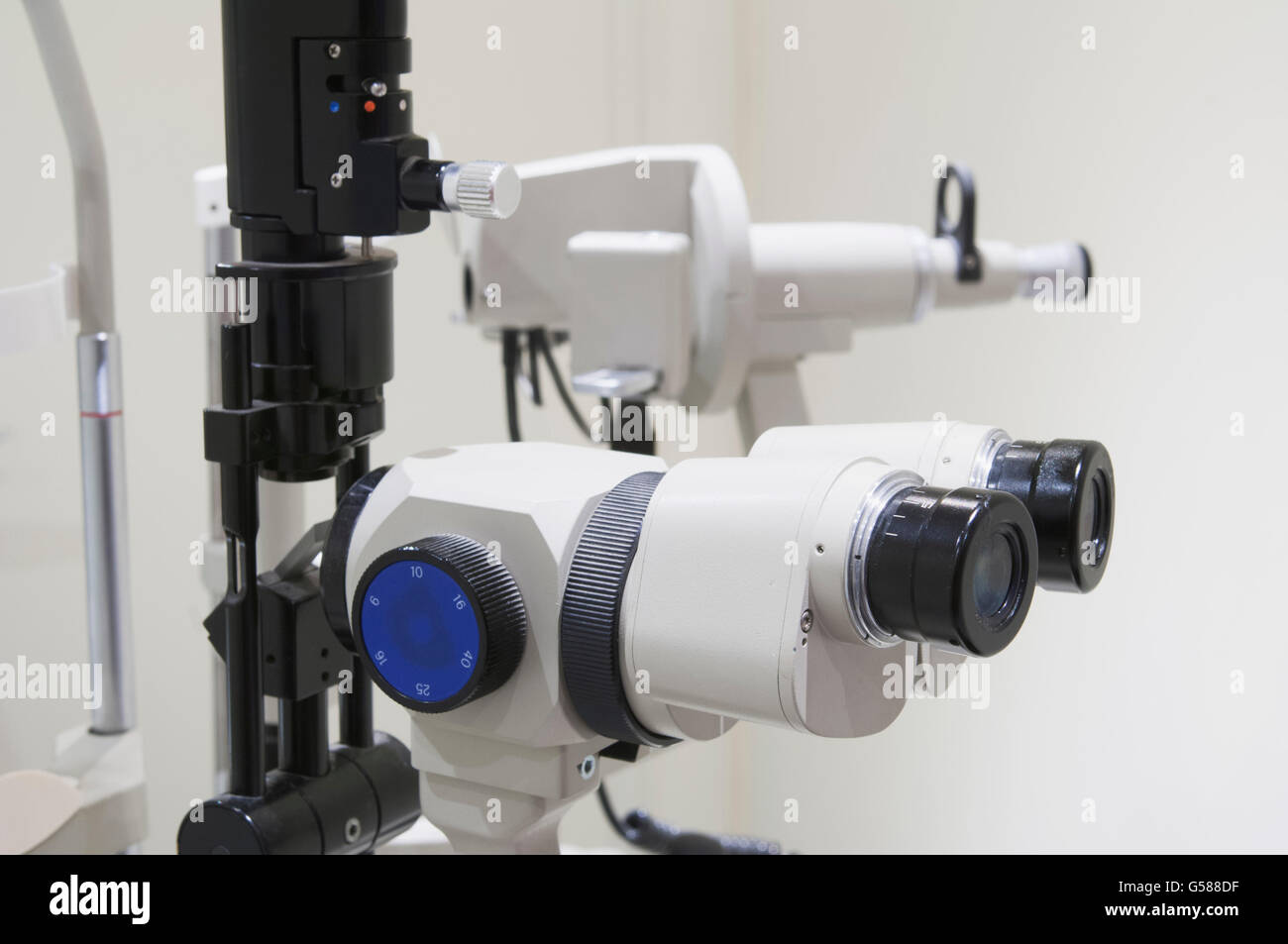 Opticians equipment hi-res stock photography and images - Alamy