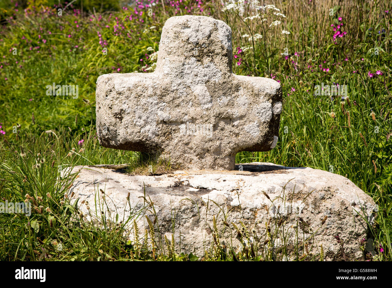 Ancient Celtic Christian stone cross, near St Buryan, Cornwall, England ...
