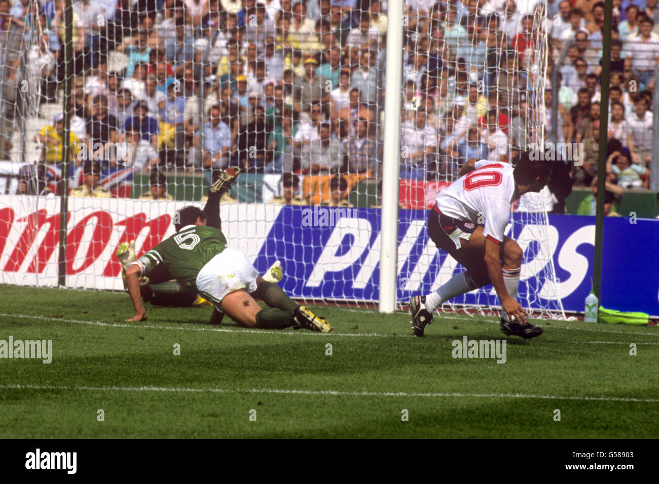 Soccer - European Championships - Euro 88 West Germany - Group Two ...