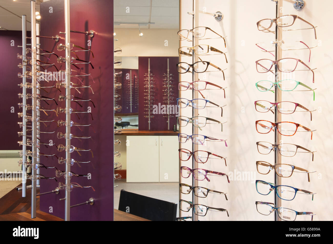 Modern lights showroom hi-res stock photography and images - Alamy