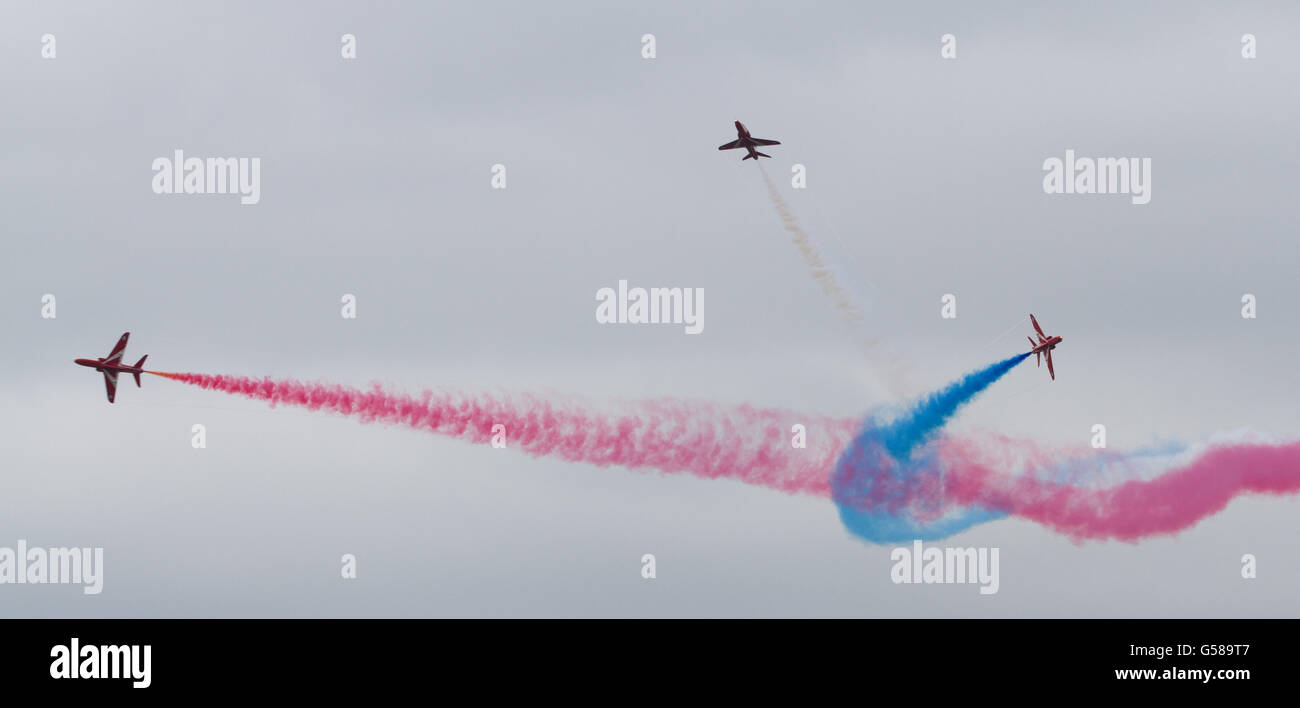 RAF Aerobatic Display Team, The Red Arrows - Break Stock Photo - Alamy