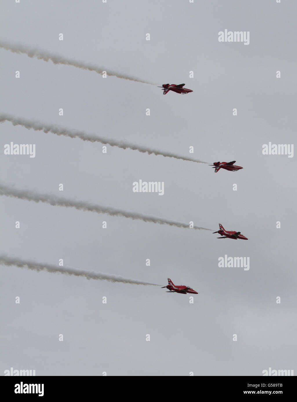RAF Aerobatic Display Team, The Red Arrows - Reds mirroring Stock Photo ...